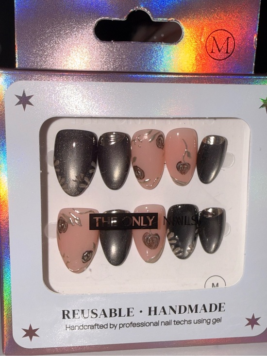 The Only Nails Makeup The Only Nails Rose Accents With Cat Eye